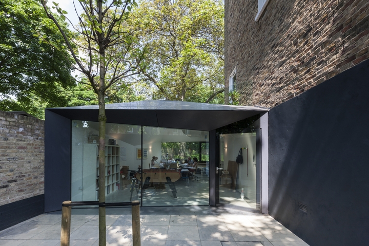 Extension avec façade en Corian / Alison Brooks Architects - Magazine ...