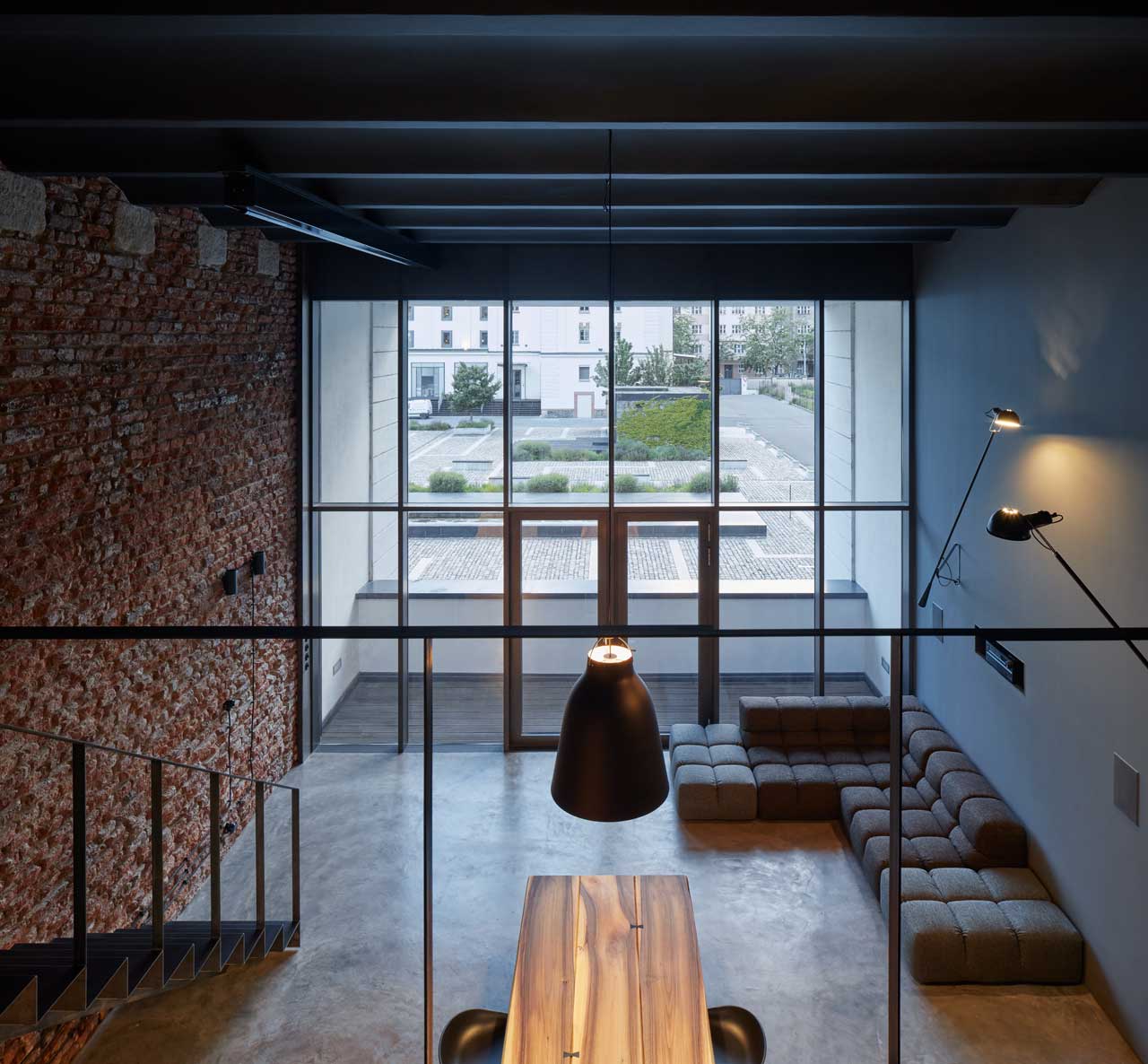 In Prague, an old brewery transformed into an industrial-style loft ...